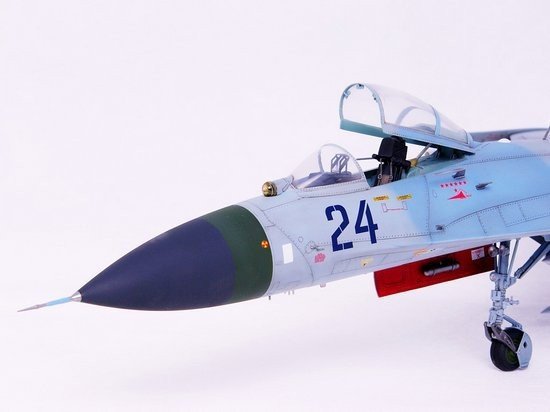 Trumpeter 02224 Soviet Sukhoi Su-27 Flanker B (1:32) - jets - 1:32 ...