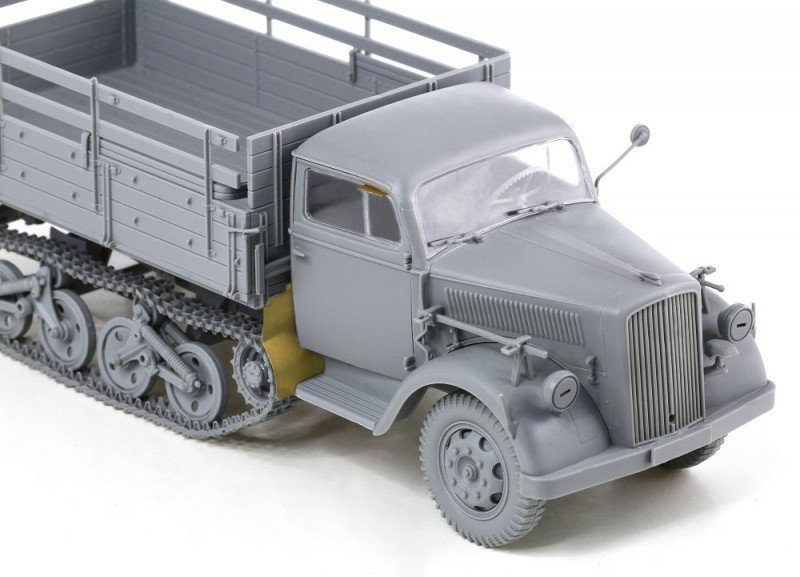 Dragon 6761 Sd.Kfz.3a Maultier Half Track (1:35) - Tracked transporters ...